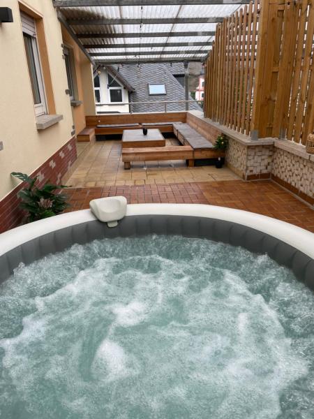 Wellness Haus In Zell, 3 Komplette Wohnungen, Moselblick, Sauna, Whirlpool, 3 Balkone, Grill - Reil