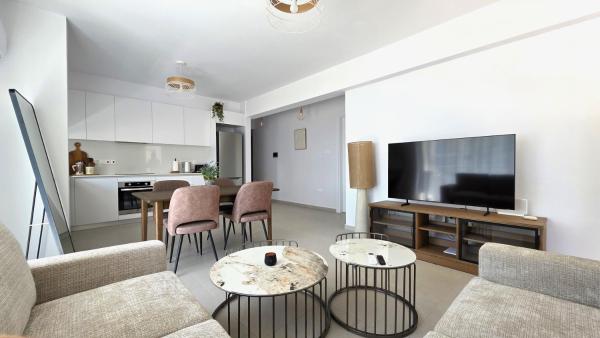 Stunning 2br - Close To Beach & Restaurants - Larnaca