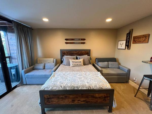 Ski-in, Chill-out Tahoe Donner Condo - Truckee, CA