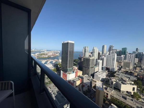 4010 Bright And Comfy Studio With Pool And Gym In Downtown Miami - Miami, FL