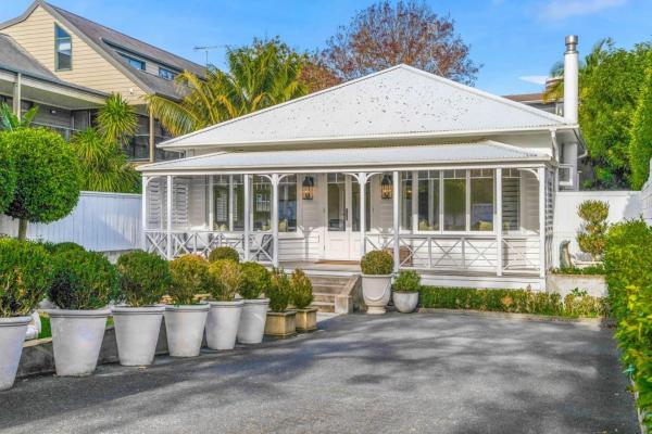 Luxury Herne Bay 3br Villa With Deck - Parking - Riverhead