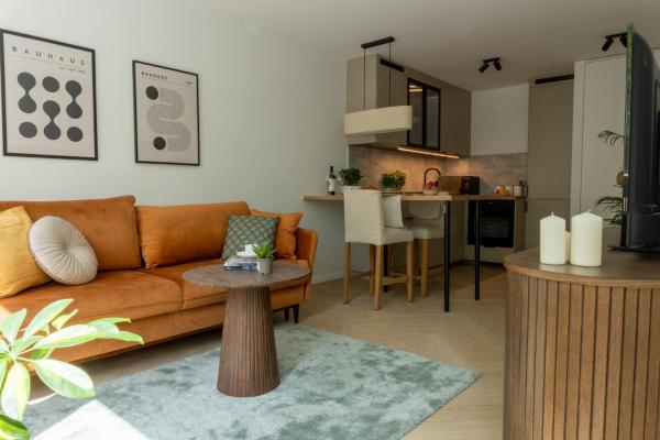 Center By The Subway And Central Railway Station - Warszawa