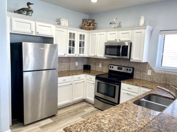 Beachgate Condo Suites And Hotel 321 - 322 Condo - Port Aransas, TX