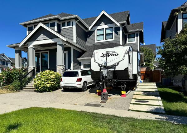 Cozy South Surrey Private Suite 1 Bedroom - 2 Beds - Separate Entrance - Surrey