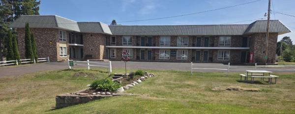Budget Host Inn - Ironwood, MI