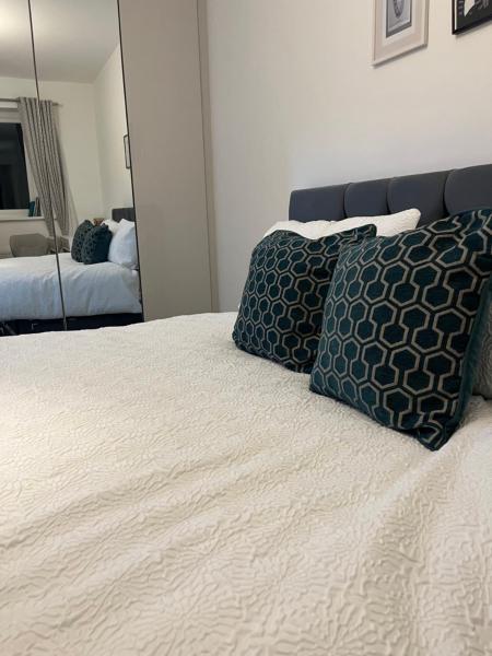 Peaceful Get Away Room In Hilton House - 達比郡