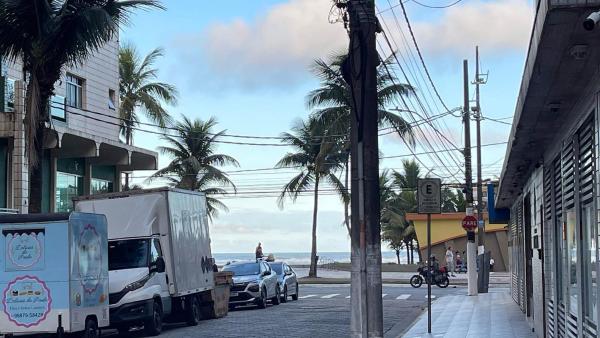 Apê C/ Wi-fi, Garagem, Beira Mar P/ 5 Hóspedes - São Vicente