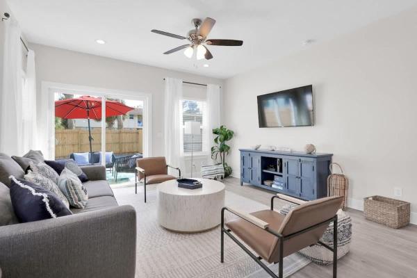 Luxury Beach Escape - Grill Fenced Yard Patio - Jacksonville Beach, FL