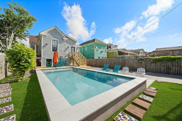 Eisenbach's Retreat - Galveston Island, TX