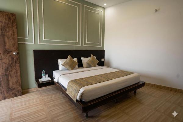 Gharonda Manor-a Home Beyond Home -Best Luxury Budget Stay Near Isbt - Dehradun
