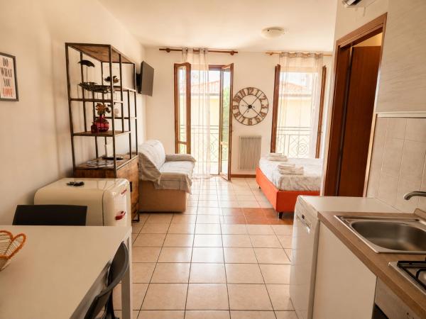 Beamare - Monolocale - Massimo Tre Ospiti Con Posto Spiaggia - Studio Apartment - Max 3 People With 1 Private Umbrella And Two Sunbeds At The Private Beach Of Eraclea Mare - Veneto