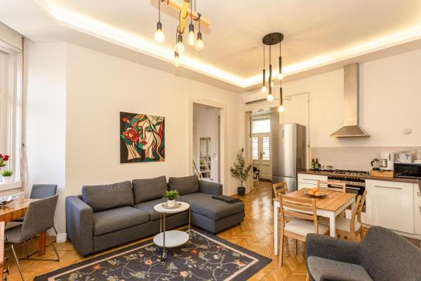Large 4br Oasis In Central Budapest Ac- Bp Sky - Budapest
