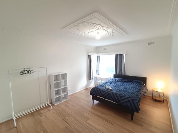 Spacious And Comfortable Queen Room - Train Station - Sa4 - Tottenham