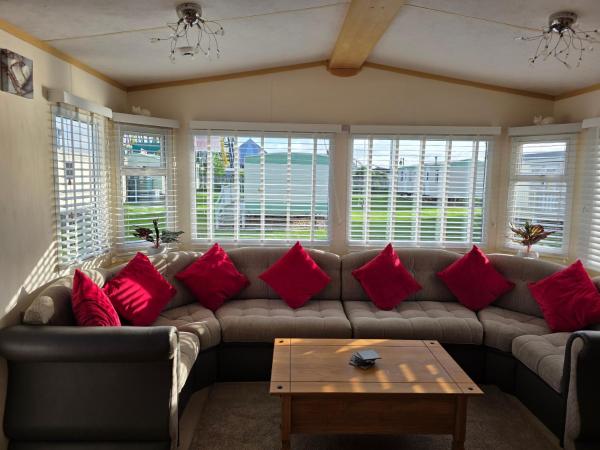 Julie And Shaun's - Ingoldmells