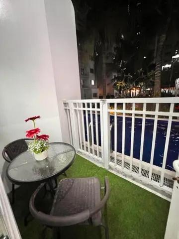 Direct To Pool At Shore Residences Main Lobby A&b - Manila