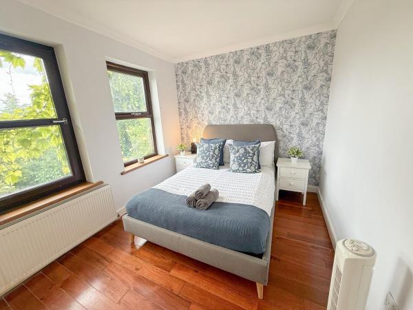 Spacious 4 Bedroom Crouch End Flat Near Alexandra Palace & Hornsey With Private Balcony And Free Parking By Staylio London - London, UK