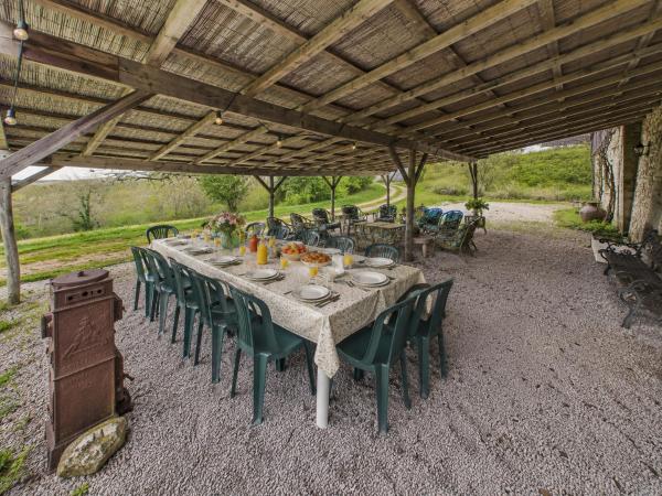 Maison Avec Grande Terrasse Et Jardin Pour 9 - Montignac