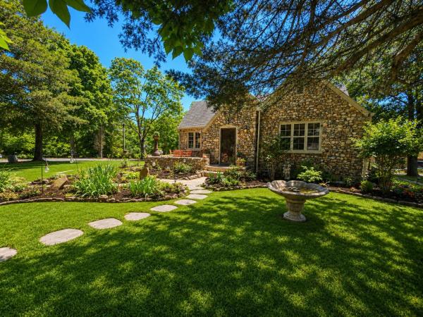 Rock Cottage Gardens B&b - Arkansas
