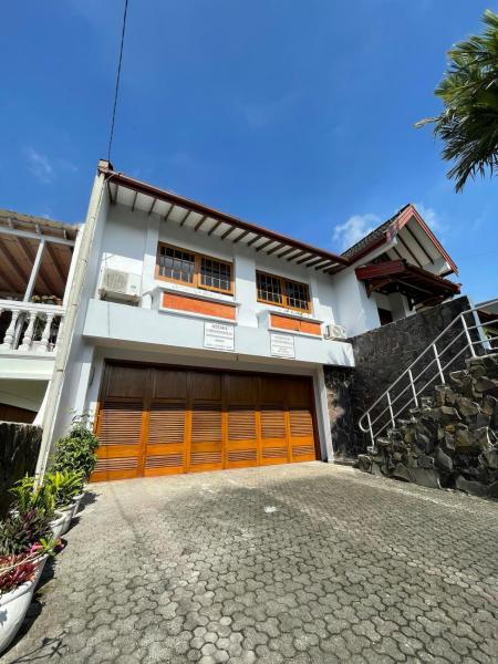 Belgareti Ndalem Partan Classic Villa Dago Giri - Bandung