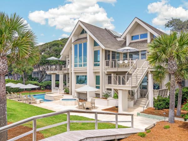 23 South Beach Lagoon Dr: Sea Pines - Bluffton, SC