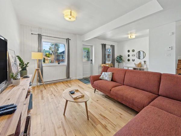 Muray 4br Family Home Private Garden 15 Mins To Downtown - Longueuil
