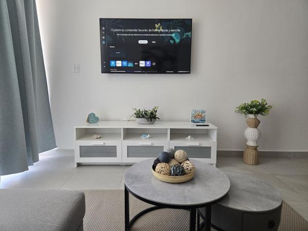 Spacious 2 Bedroom, 2 Bath Condo With Poolside View - Punta Cana