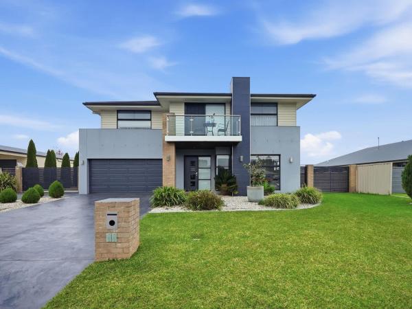 Bowman Retreat Modern Family Home - Orange
