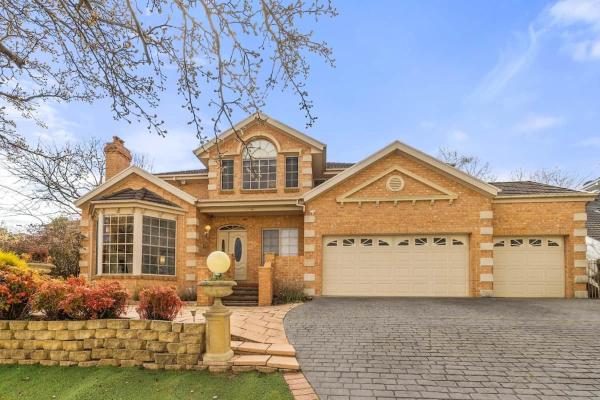 The Classicism | Timeless 4-bed House In Nicholls - Canberra