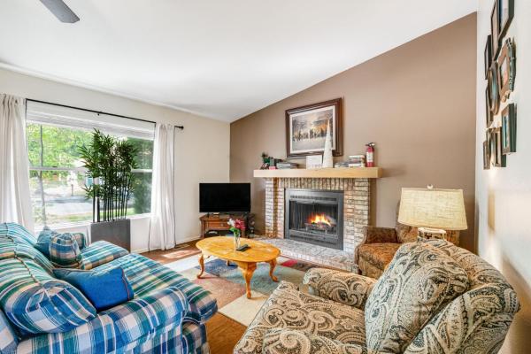 3bd Cheyenne Mountain Home W Hot Tub & Grill - Colorado Springs, CO