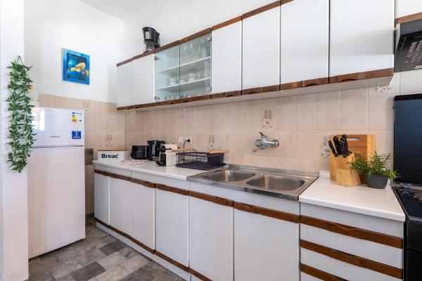 Haus 4bedrrom With Pool,bbq,parking - Pag