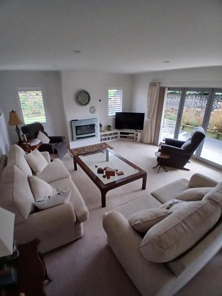 Modern Home In Central Location - New Plymouth