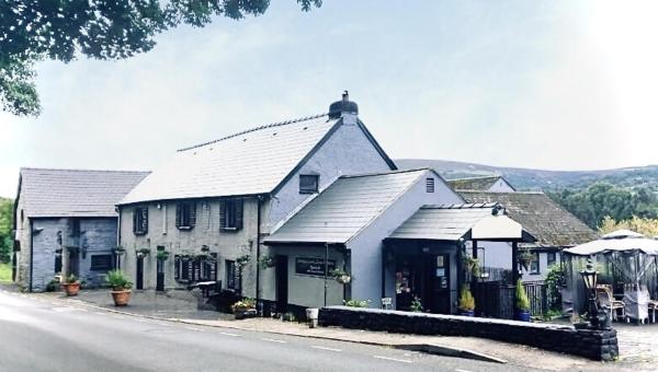 Roadhouse Llanwenarth - Wales