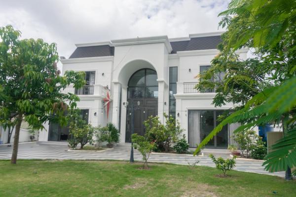 Luxury Mi-a Villa Lagi 4pn, Huge Salted Pool, Outdoor Bbq And Kara, Up To 20 - La Gi