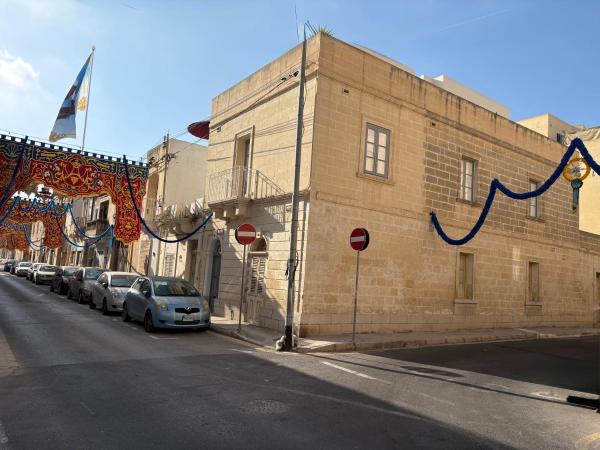 Maltese Terrace House With A Modern Touch - Close To Airport 4 Km - Malte