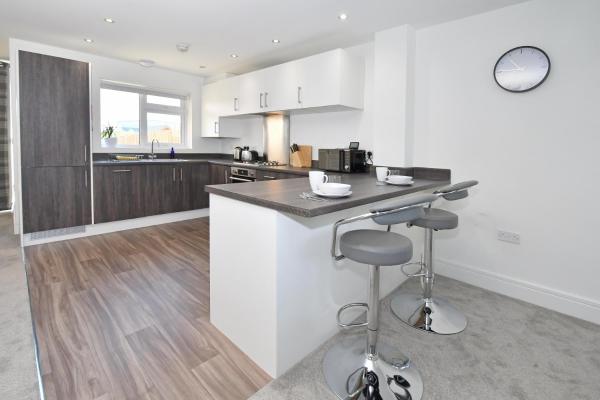 3bdr Regal House With Parking And Garden - Leek