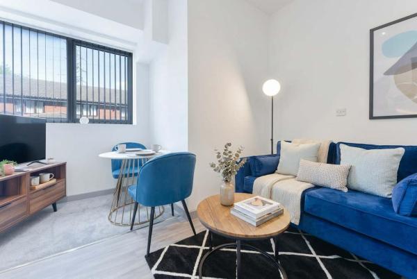 Modern 1 Bed Budget Apartment In Dudley With Wifi - Shropshire