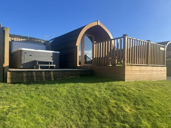 Beinn A Ghlo Luxury Glamping Pod With Hot Tub & Pet Friendly At Pitilie Pods - Escocia