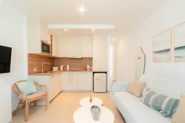 Iceberg Suites - Boutique Apartment With Ac And Pool - Tarifa
