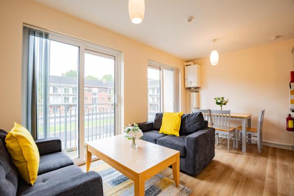 Large 4 Bed Limerick Apt - Near Shops & Campus - Limerick City