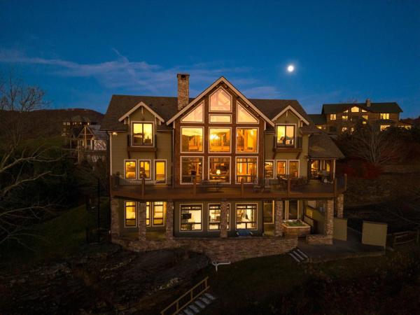 Wilderness Lodge - North Carolina