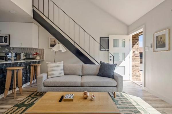 Boutique Loft In Austin Wifi Parking Pets - Austin, TX