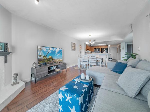 Spacious Pool View Condo! Short Walk To Beach! Sea Mark Tower 204 - Myrtle Beach, SC