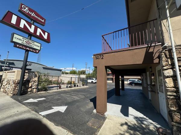 Driftwood Motel - 