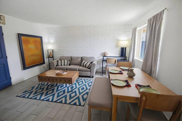Cozy 2br Near Westgate & Stadium, Pets, Workspace - Glendale, AZ