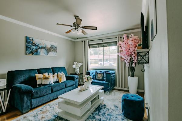 The Homestead Luxury Cozy 2br Apartment In Nacogdoches Near Sfa University And Downtown Pet Friendly Business Ready Extended Stays Welcome With Self Check In High Speed Wifi Full Kitchen In Unit Laundry Private Parking And Quiet Comfort - Nacogdoches, TX