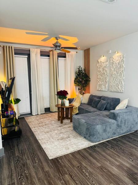Luxury Uptown Dallas Retreat - Highland Park, TX