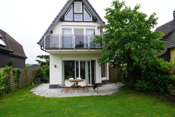 Gemütliches Und Ruhiges Haus Mit Garten In Solingen, Privat, Bis 3 Gäste - Solingen