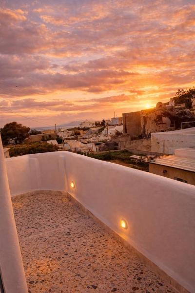 Dauti Central Suites - Santorini