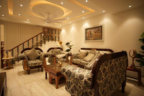 The Ivory Mansion Ultra Luxury 4br Villa With Rooftop Jacuzzi & Party Lounge - New Delhi