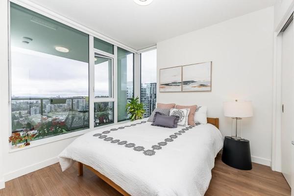 New Condo Walk To Lougheed Skytrain Station & Sfu - Coquitlam